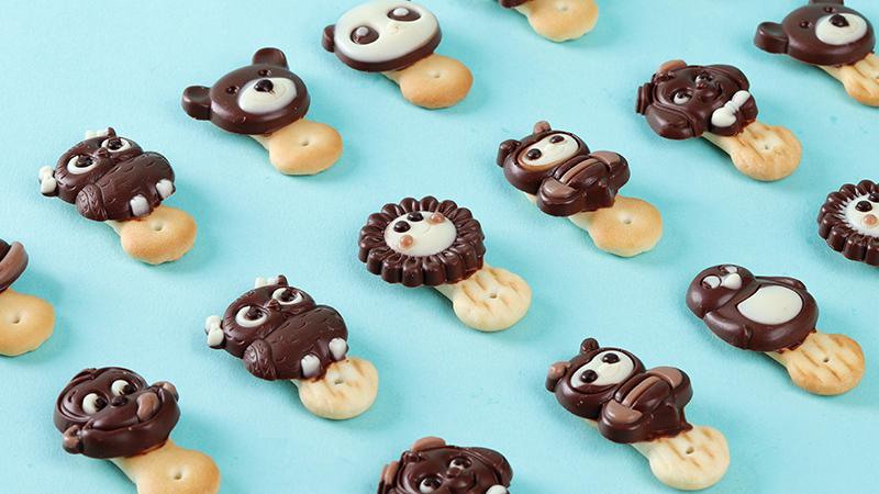 New members of “8” shapes biscuit decoration chocolate